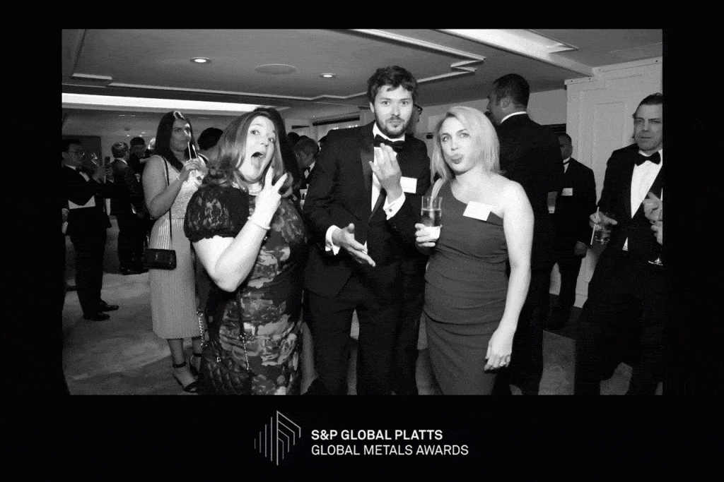 Roaming Gif System – Corporate Event Photography